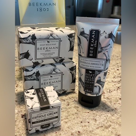 Beekman 1802 | Bath & Body | Beekman 82 Vanilla Absolute Milk Carton 2 ...
